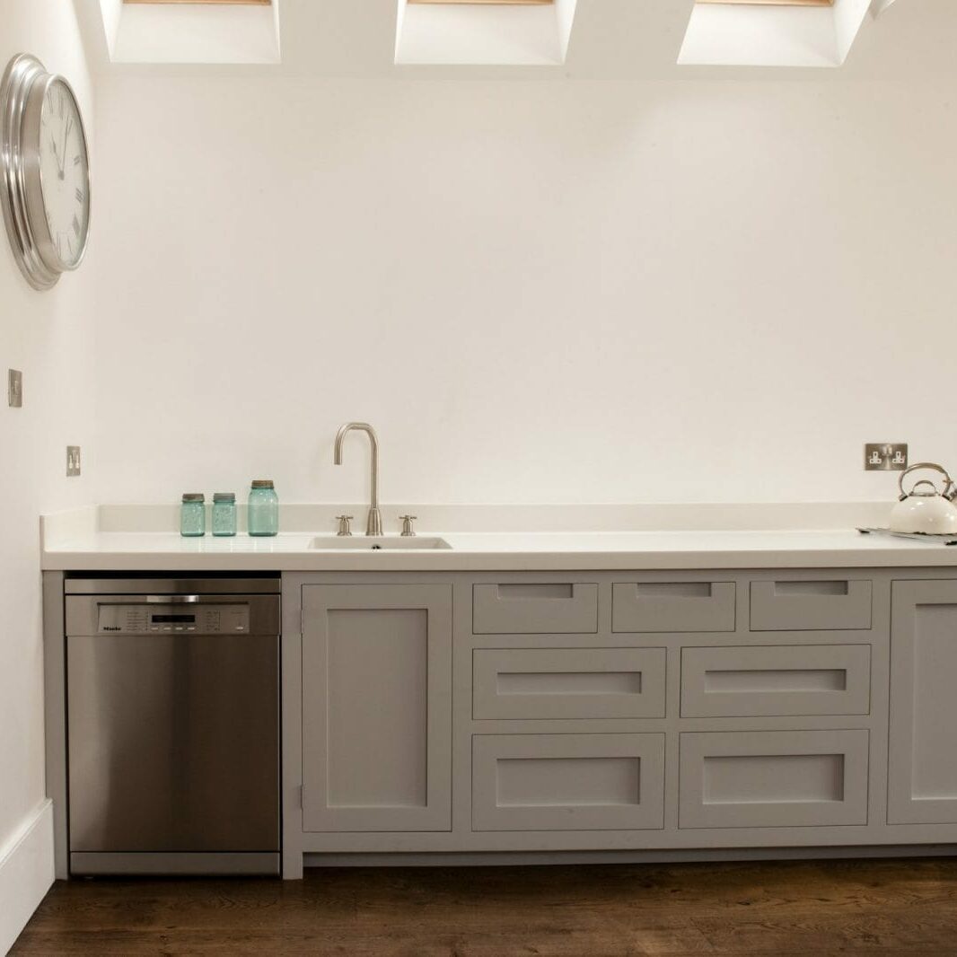 Southfields Handleless Shaker Kitchen - Higham Furniture